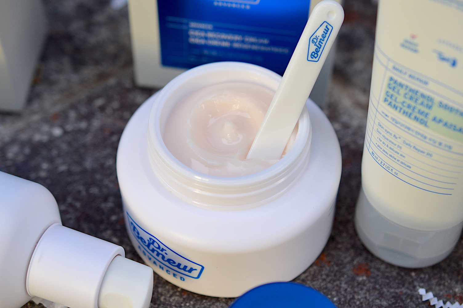 Dưỡng da nhạy cảm hiệu quả cùng Dr. Belmeur qua 4 bước đơn giản ...